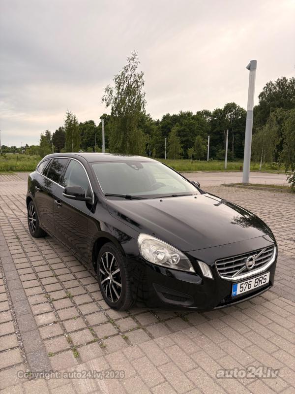 Melns Volvo V60 2011 Tartu, ar dzinēja tilpumu 2.00 L un nobraukumu 315 tūkst. km par 6000 €, foto 1 vietnē AUTOMOTO.COM.LV