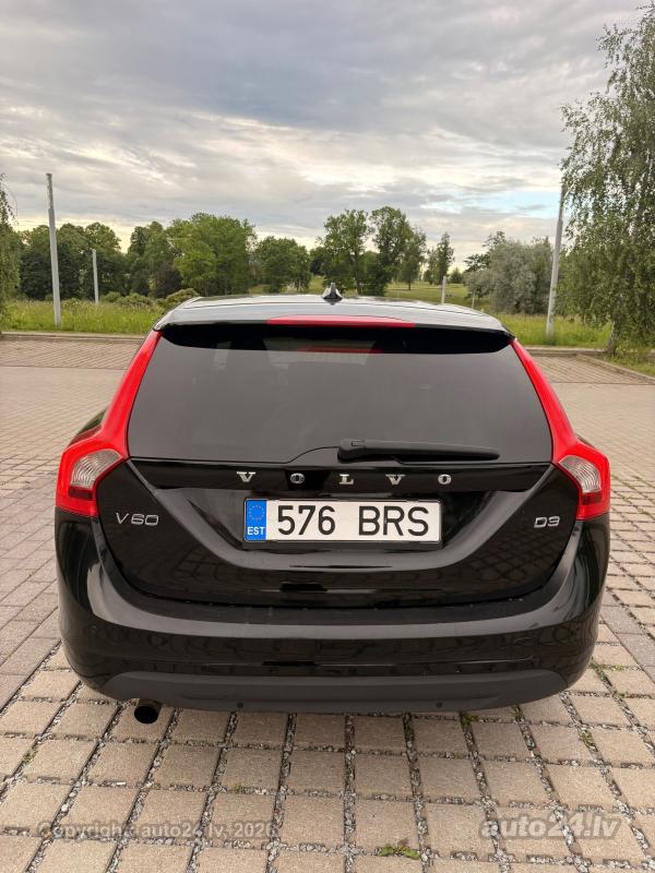 Melns Volvo V60 2011 Tartu, ar dzinēja tilpumu 2.00 L un nobraukumu 315 tūkst. km par 6000 €, foto 5 vietnē AUTOMOTO.COM.LV