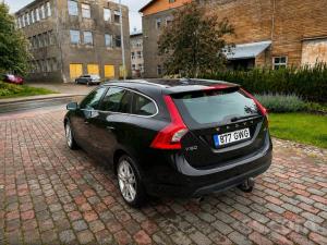 Black Volvo V60 2011 in Valka, with an engine capacity of 2.00 L and mileage of 337 thousand km for 4300 €, photo 5 on AUTOMOTO.COM.LV