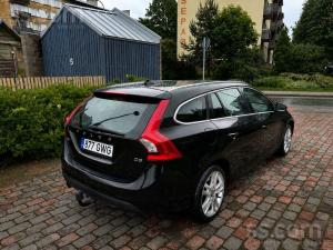 Black Volvo V60 2011 in Valka, with an engine capacity of 2.00 L and mileage of 337 thousand km for 4300 €, photo 6 on AUTOMOTO.COM.LV