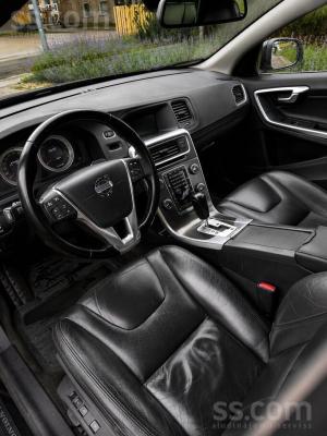 Black Volvo V60 2011 in Valka, with an engine capacity of 2.00 L and mileage of 337 thousand km for 4300 €, photo 9 on AUTOMOTO.COM.LV