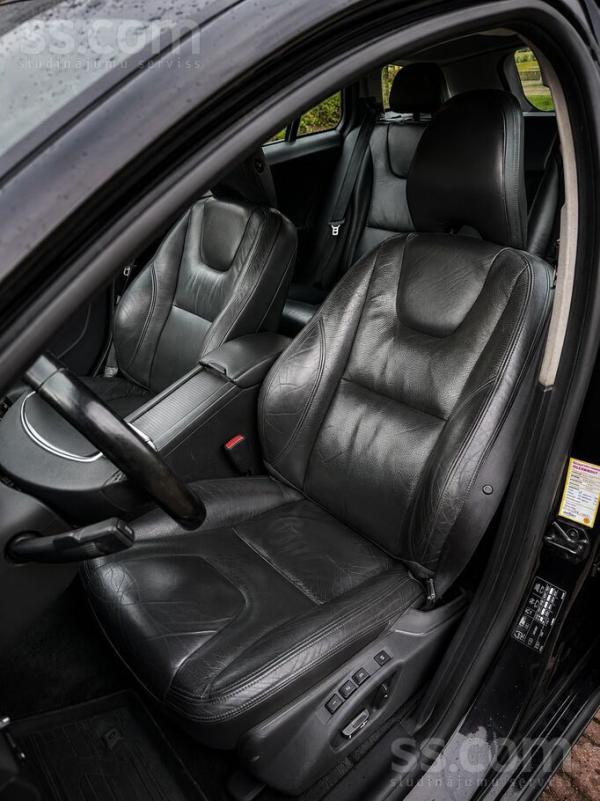 Black Volvo V60 2011 in Valka, with an engine capacity of 2.00 L and mileage of 337 thousand km for 4300 €, photo 9 on AUTOMOTO.COM.LV