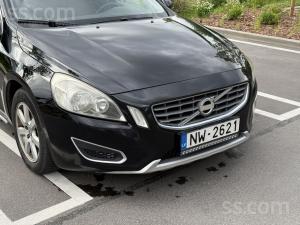 Melns Volvo V60 2011 Rīga, ar dzinēja tilpumu 2.40 L un nobraukumu 321 tūkst. km par 4900 €, foto 7 vietnē AUTOMOTO.COM.LV