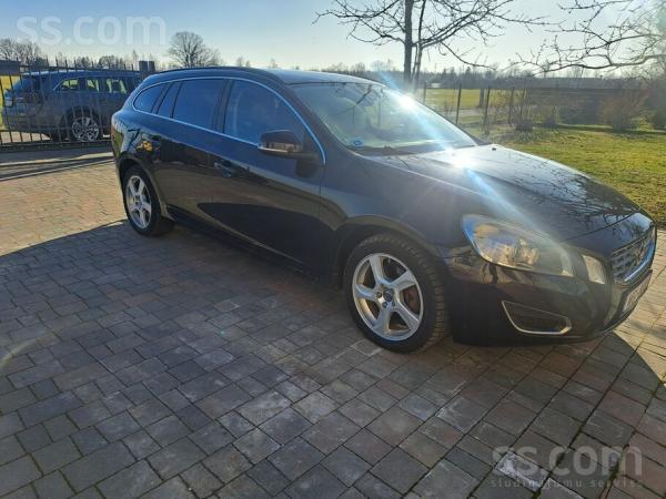 Черный Вольво B60 2011 в Талси, объемом двигателя 1.60 л и пробегом 300 тыс. км за 5650 €, фото 2 на AUTOMOTO.COM.LV