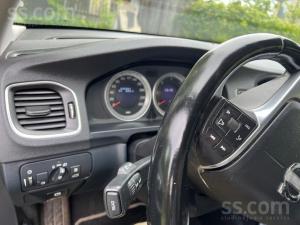 Black Volvo V60 2011 in Riga, with an engine capacity of 2.00 L and mileage of 275 thousand km for 6500 €, photo 3 on AUTOMOTO.COM.LV