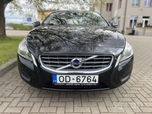 Black Volvo V60 2011 in Rezekne, with an engine capacity of 2.00 L and mileage of 290 thousand km for 5750 €, photo  on AUTOMOTO.COM.LV