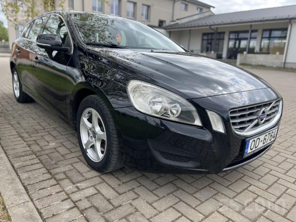 Черный Вольво B60 2011 в Резекне, объемом двигателя 2.00 л и пробегом 290 тыс. км за 5750 €, фото 3 на AUTOMOTO.COM.LV
