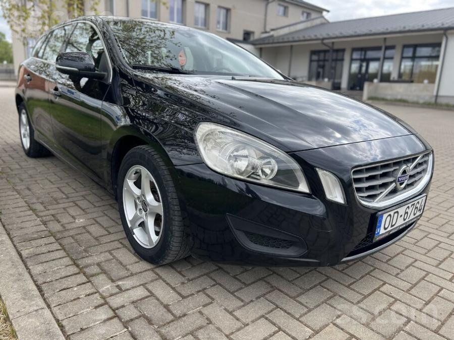 Черный Вольво B60 2011 в Резекне, объемом двигателя 2.00 л и пробегом 290 тыс. км за 5750 €, фото 4 на AUTOMOTO.COM.LV