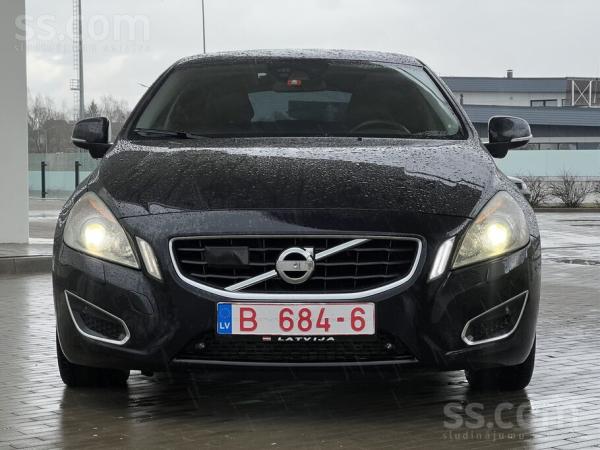 Melns Volvo V60 2011 Rēzekne, ar dzinēja tilpumu 2.40 L un nobraukumu 0 tūkst. km par 7250 €, foto 1 vietnē AUTOMOTO.COM.LV