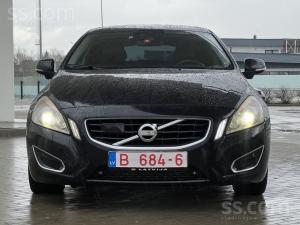 Melns Volvo V60 2011 Rēzekne, ar dzinēja tilpumu 2.40 L un nobraukumu 0 tūkst. km par 7250 €, foto  vietnē AUTOMOTO.COM.LV