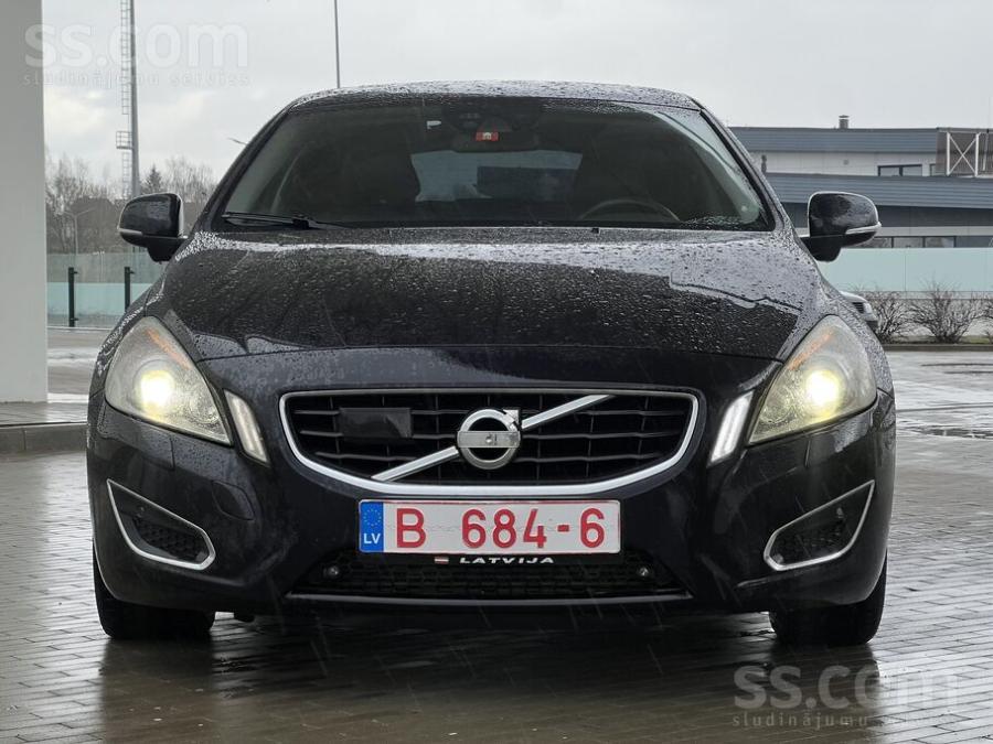 Черный Вольво B60 2011 в Резекне, объемом двигателя 2.40 л и пробегом 0 тыс. км за 7250 €, фото 1 на AUTOMOTO.COM.LV