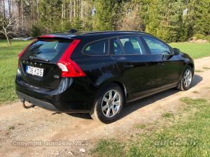 Melns Volvo V60 2011 Tallina, ar dzinēja tilpumu 2.00 L un nobraukumu 336 tūkst. km par 4990 €, foto 3 vietnē AUTOMOTO.COM.LV