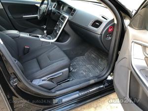 Melns Volvo V60 2011 Tallina, ar dzinēja tilpumu 2.00 L un nobraukumu 336 tūkst. km par 4990 €, foto 9 vietnē AUTOMOTO.COM.LV
