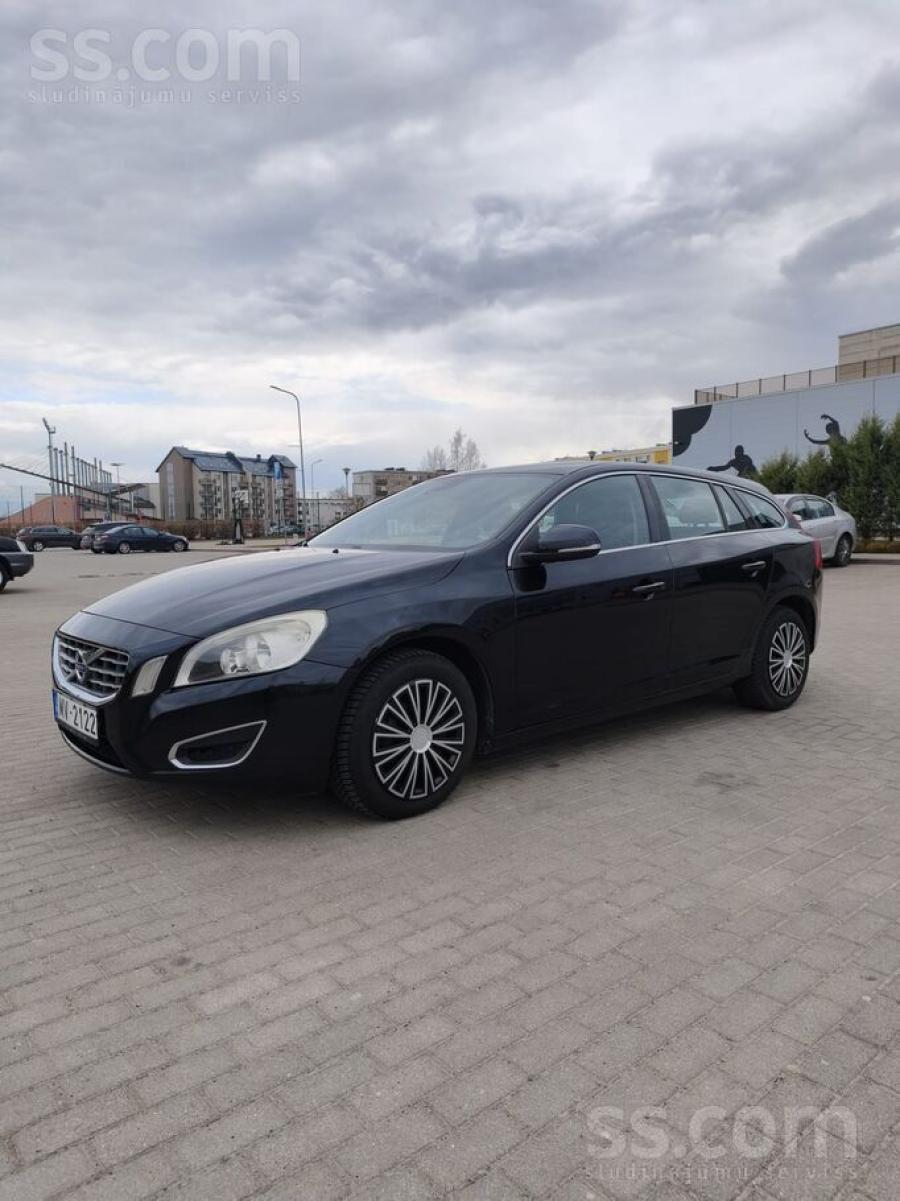 Черный Вольво B60 2011 в Рига, объемом двигателя 2.00 л и пробегом 250 тыс. км за 5500 €, фото 1 на AUTOMOTO.COM.LV