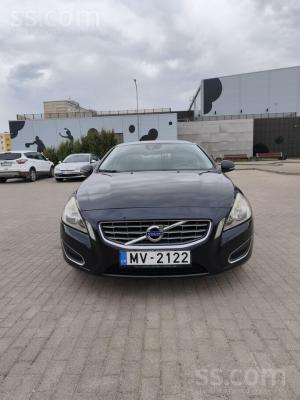 Черный Вольво B60 2011 в Рига, объемом двигателя 2.00 л и пробегом 250 тыс. км за 5500 €, фото 4 на AUTOMOTO.COM.LV