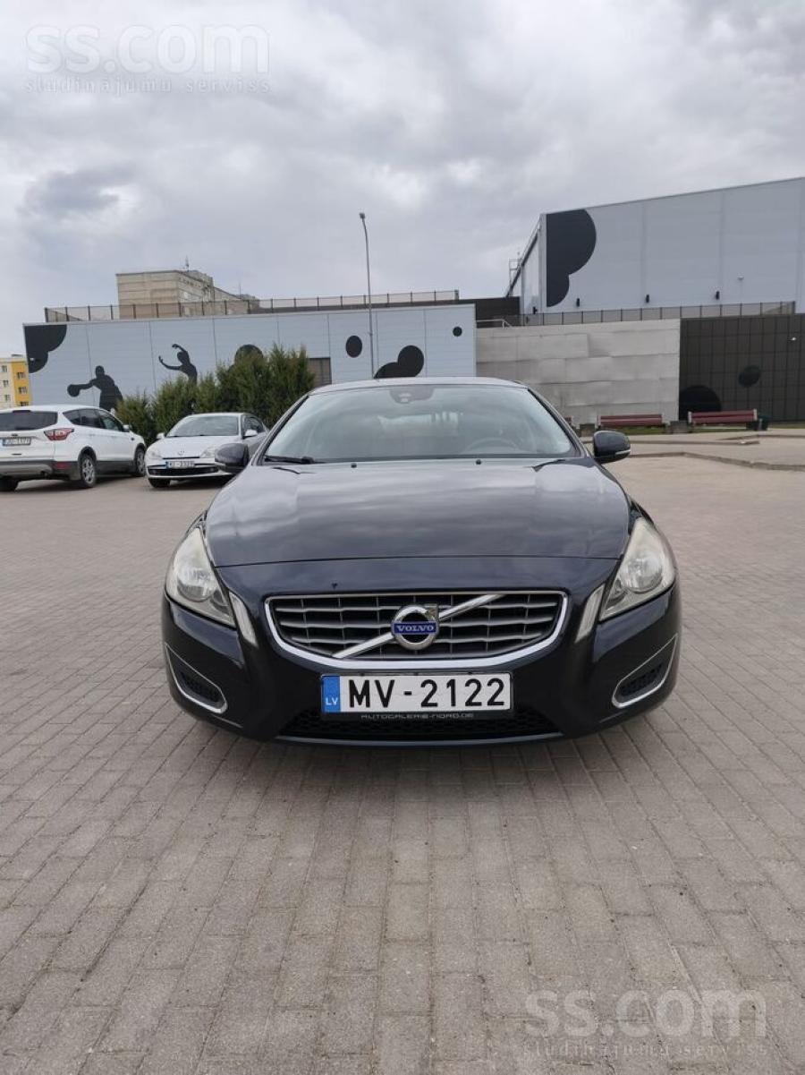 Черный Вольво B60 2011 в Рига, объемом двигателя 2.00 л и пробегом 250 тыс. км за 5500 €, фото 4 на AUTOMOTO.COM.LV