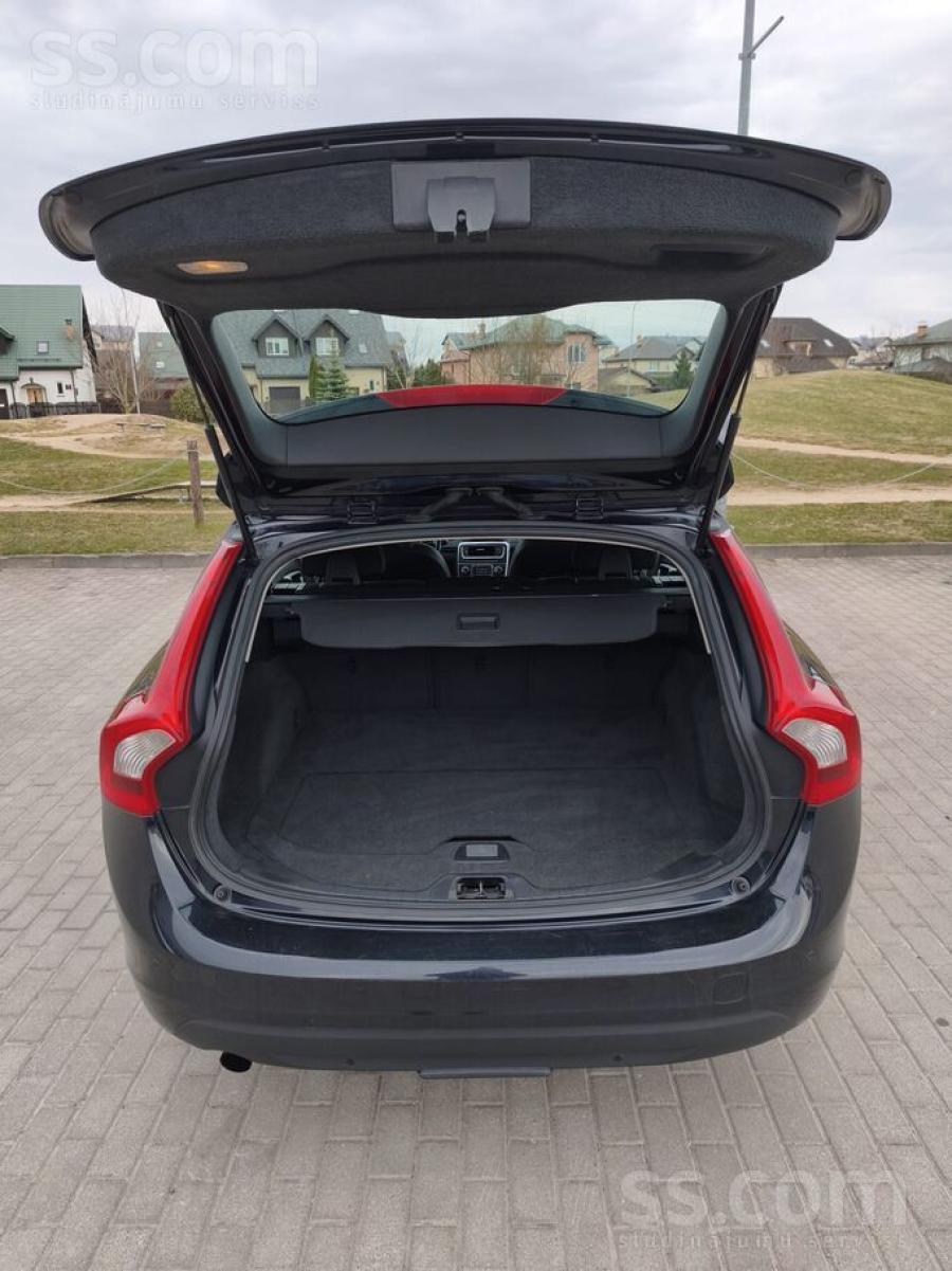 Черный Вольво B60 2011 в Рига, объемом двигателя 2.00 л и пробегом 250 тыс. км за 5500 €, фото 6 на AUTOMOTO.COM.LV