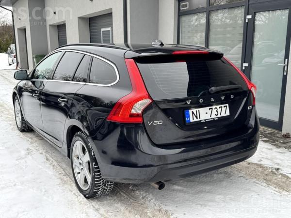 Черный Вольво B60 2011 в Рига, объемом двигателя 2.00 л и пробегом 243 тыс. км за 4400 €, фото 4 на AUTOMOTO.COM.LV