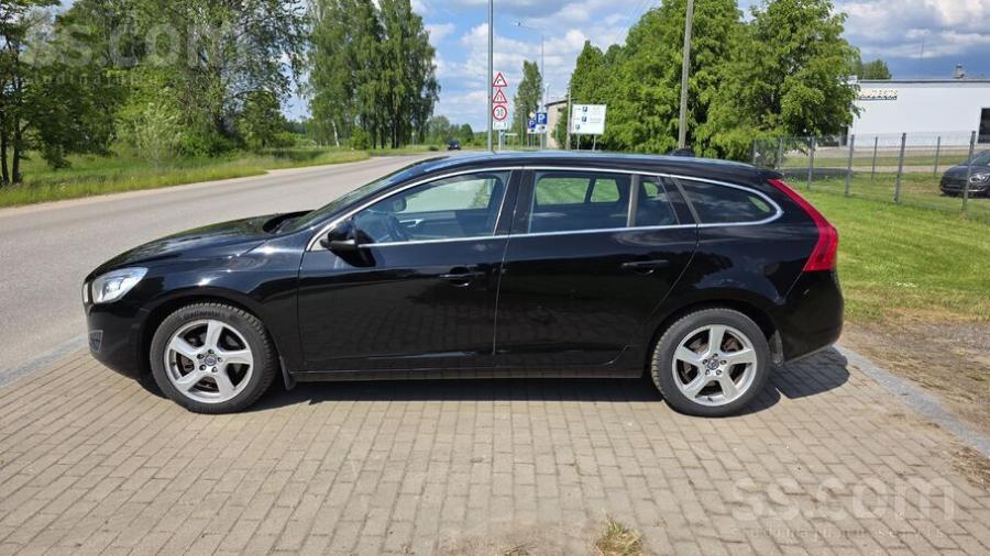 Black Volvo V60 2011 in Limbazi, with an engine capacity of 1.60 L and mileage of 252 thousand km for 6650 €, photo 9 on AUTOMOTO.COM.LV