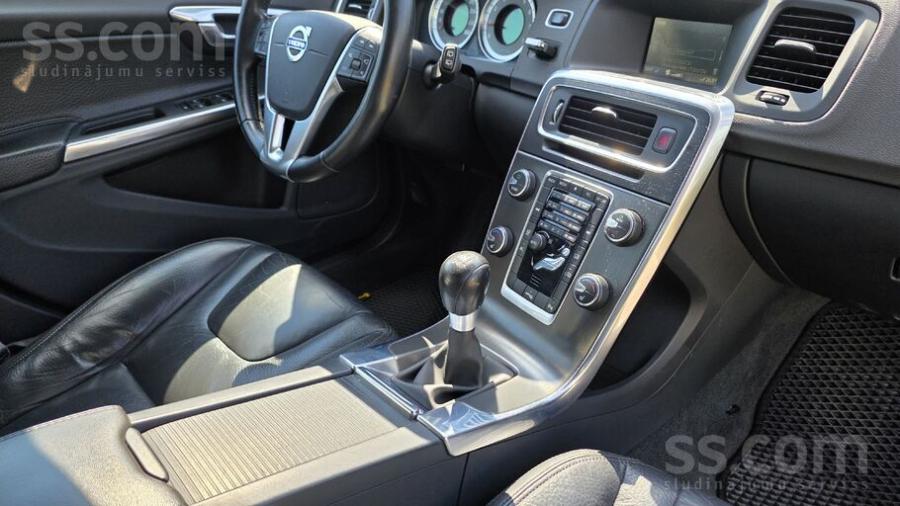 Black Volvo V60 2011 in Limbazi, with an engine capacity of 1.60 L and mileage of 252 thousand km for 6650 €, photo 23 on AUTOMOTO.COM.LV
