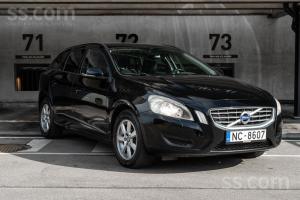 Melns Volvo V60 2011 Rīga, ar dzinēja tilpumu 2.00 L un nobraukumu 282 tūkst. km par 3490 €, foto 4 vietnē AUTOMOTO.COM.LV