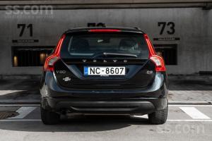 Melns Volvo V60 2011 Rīga, ar dzinēja tilpumu 2.00 L un nobraukumu 282 tūkst. km par 3490 €, foto 7 vietnē AUTOMOTO.COM.LV