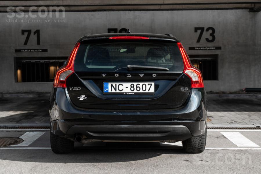 Melns Volvo V60 2011 Rīga, ar dzinēja tilpumu 2.00 L un nobraukumu 282 tūkst. km par 3490 €, foto 7 vietnē AUTOMOTO.COM.LV