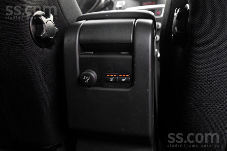 Melns Volvo V60 2011 Rīga, ar dzinēja tilpumu 2.00 L un nobraukumu 282 tūkst. km par 3490 €, foto 18 vietnē AUTOMOTO.COM.LV