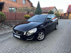 Melns Volvo V60 2011 Vilkaviškis, ar dzinēja tilpumu 1.98 L un nobraukumu 289 tūkst. km par 4600 €, foto  vietnē AUTOMOTO.COM.LV