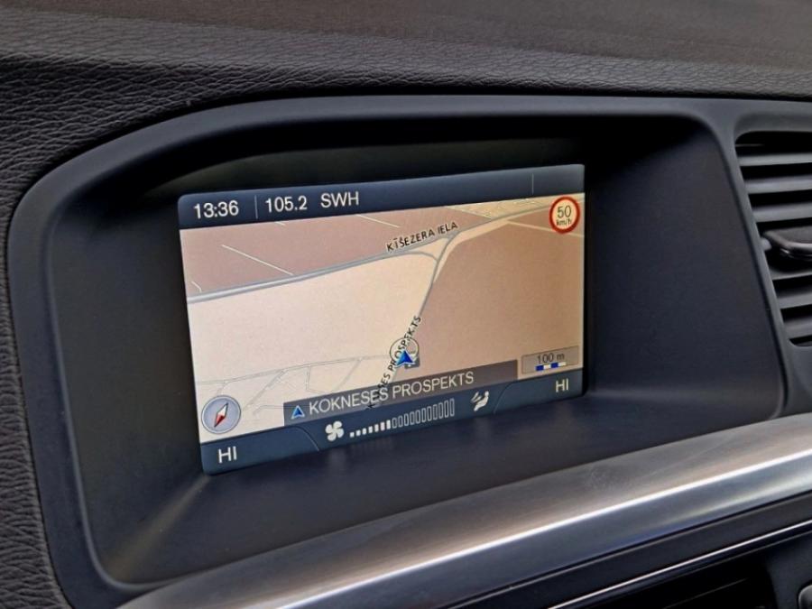 Melns Volvo V60 2011 Rīga, ar dzinēja tilpumu 2.00 L un nobraukumu 431 tūkst. km par 5290 €, foto 5 vietnē AUTOMOTO.COM.LV