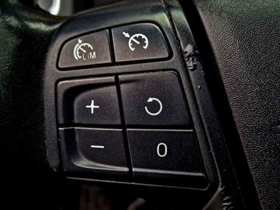 Melns Volvo V60 2011 Rīga, ar dzinēja tilpumu 2.00 L un nobraukumu 431 tūkst. km par 5290 €, foto 7 vietnē AUTOMOTO.COM.LV