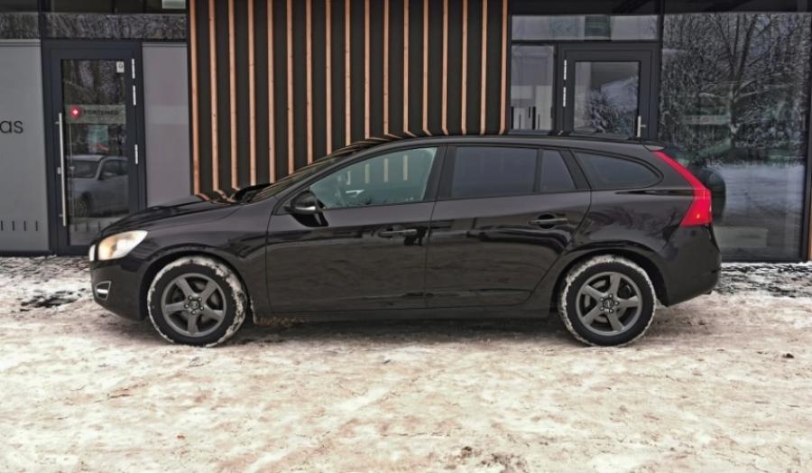 Melns Volvo V60 2011 Rīga, ar dzinēja tilpumu 2.00 L un nobraukumu 431 tūkst. km par 5290 €, foto 11 vietnē AUTOMOTO.COM.LV
