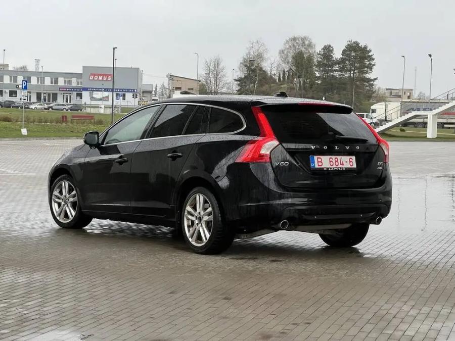 Черный Вольво B60 2011 в Резекне, объемом двигателя 2.40 л и пробегом 333 тыс. км за 7600 €, фото 5 на AUTOMOTO.COM.LV
