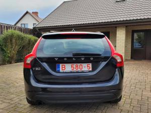 Black Volvo V60 2011 in Saldus, with an engine capacity of 2.00 L and mileage of 317 thousand km for 6500 €, photo 6 on AUTOMOTO.COM.LV