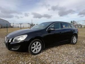 Black Volvo V60 2011 in Saldus, with an engine capacity of 2.00 L and mileage of 275 thousand km for 6300 €, photo  on AUTOMOTO.COM.LV