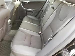 Melns Volvo V60 2011 Saldus, ar dzinēja tilpumu 2.00 L un nobraukumu 275 tūkst. km par 6300 €, foto 9 vietnē AUTOMOTO.COM.LV