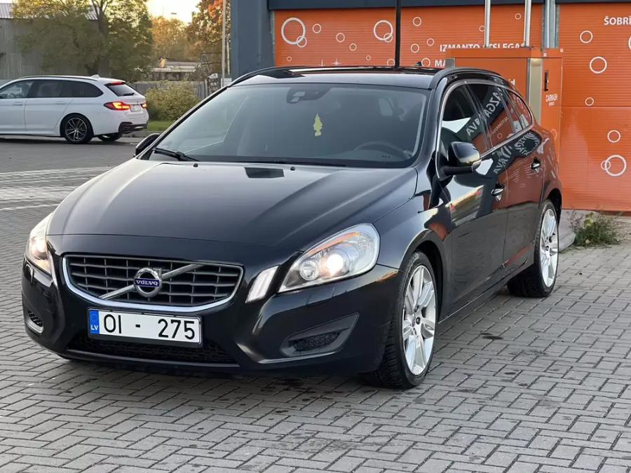 Черный Вольво B60 2011 в Екабпилс, объемом двигателя 2.40 л и пробегом 288 тыс. км за 6700 €, фото 4 на AUTOMOTO.COM.LV