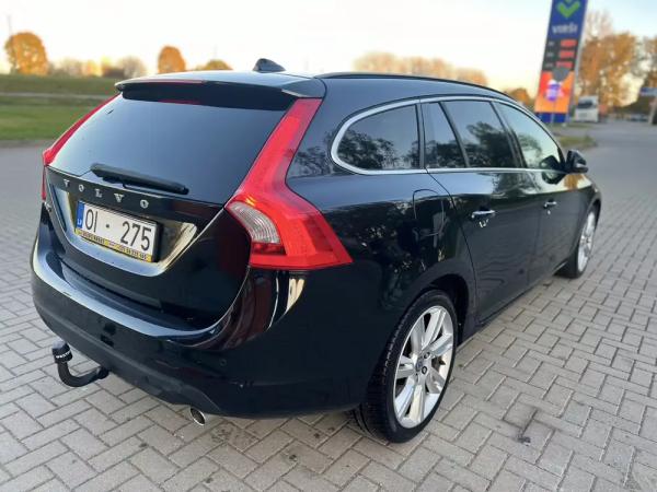 Черный Вольво B60 2011 в Екабпилс, объемом двигателя 2.40 л и пробегом 288 тыс. км за 6700 €, фото 6 на AUTOMOTO.COM.LV