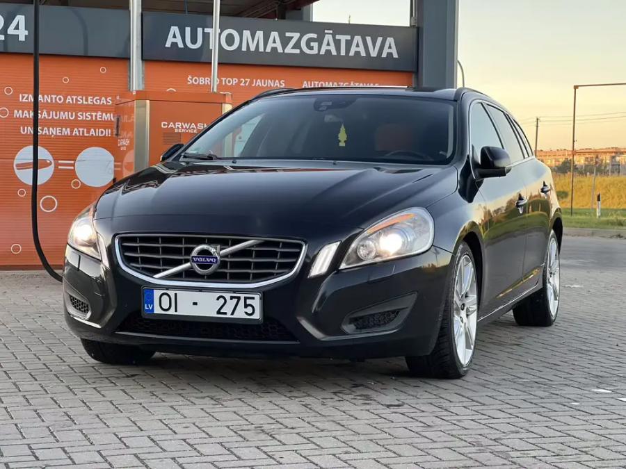 Черный Вольво B60 2011 в Екабпилс, объемом двигателя 2.40 л и пробегом 288 тыс. км за 6700 €, фото 10 на AUTOMOTO.COM.LV