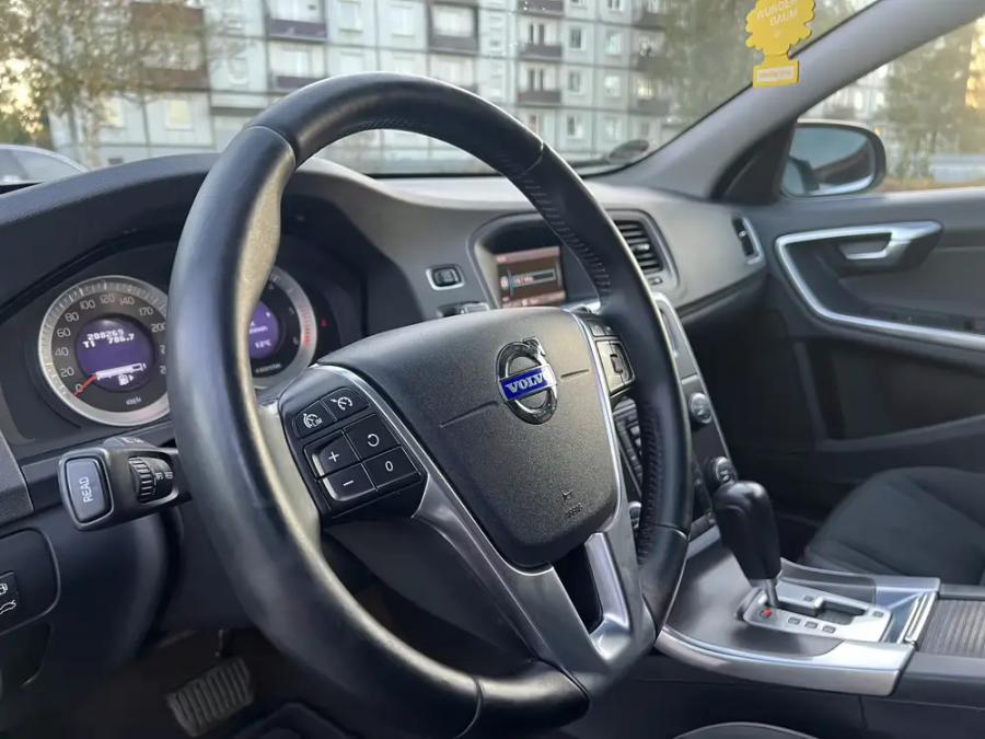 Черный Вольво B60 2011 в Екабпилс, объемом двигателя 2.40 л и пробегом 288 тыс. км за 6700 €, фото 20 на AUTOMOTO.COM.LV