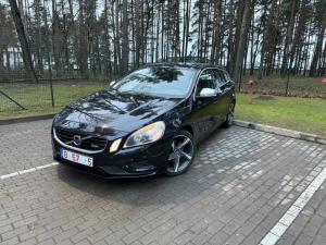 Black Volvo V60 2011 in Riga, with an engine capacity of 2.00 L and mileage of 265 thousand km for 4000 €, photo  on AUTOMOTO.COM.LV