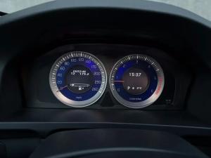 Black Volvo V60 2011 in Riga, with an engine capacity of 2.00 L and mileage of 265 thousand km for 4000 €, photo 14 on AUTOMOTO.COM.LV