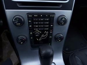 Black Volvo V60 2011 in Riga, with an engine capacity of 2.00 L and mileage of 265 thousand km for 4000 €, photo 15 on AUTOMOTO.COM.LV