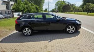 Black Volvo V60 2011 in Riga, with an engine capacity of 1.60 L and mileage of 252 thousand km for 6650 €, photo 5 on AUTOMOTO.COM.LV