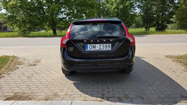 Black Volvo V60 2011 in Riga, with an engine capacity of 1.60 L and mileage of 252 thousand km for 6650 €, photo 6 on AUTOMOTO.COM.LV