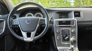 Black Volvo V60 2011 in Riga, with an engine capacity of 1.60 L and mileage of 252 thousand km for 6650 €, photo 15 on AUTOMOTO.COM.LV