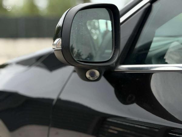 Black Volvo V60 2011 in Vilnius, with an engine capacity of 2.40 L and mileage of 298 thousand km for 5800 €, photo 8 on AUTOMOTO.COM.LV
