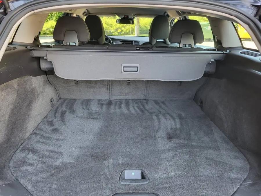 Melns Volvo V60 2011 Jelgava, ar dzinēja tilpumu 1.60 L un nobraukumu 281 tūkst. km par 4990 €, foto 11 vietnē AUTOMOTO.COM.LV