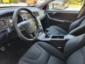 Melns Volvo V60 2011 Jelgava, ar dzinēja tilpumu 1.60 L un nobraukumu 281 tūkst. km par 4990 €, foto 12 vietnē AUTOMOTO.COM.LV