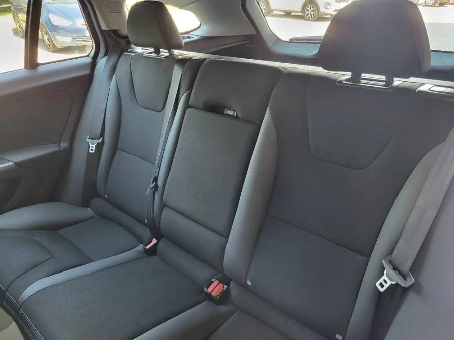 Melns Volvo V60 2011 Jelgava, ar dzinēja tilpumu 1.60 L un nobraukumu 281 tūkst. km par 4990 €, foto 14 vietnē AUTOMOTO.COM.LV